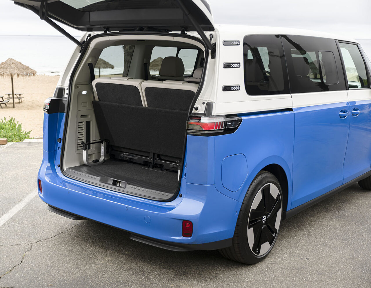 Long-wheelbase VW ID. Buzz finally revealed - The Charge